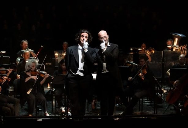 «Евангелие от Монти Пайтона» для оркестра, хора и… мертвого попугая ...